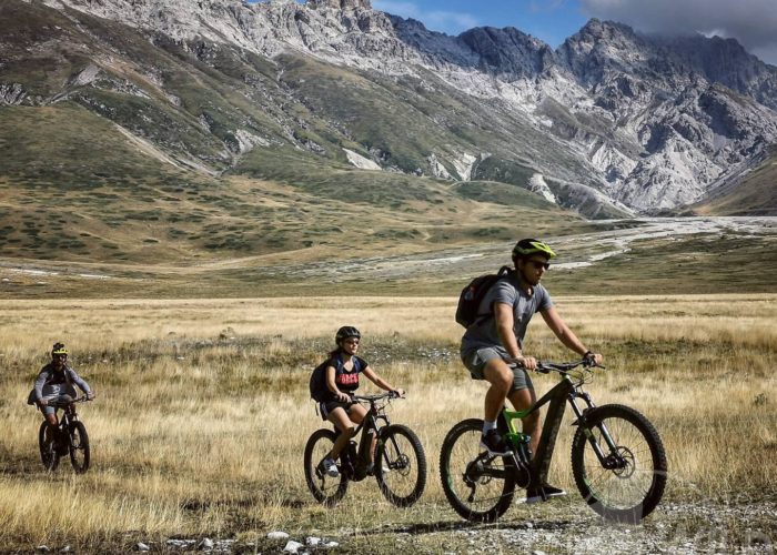 Escursioni abruzzo con guide alpine. Trekking e tanto altro