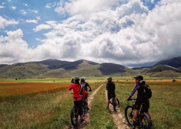 Escursioni abruzzo con guide alpine. Trekking e tanto altro